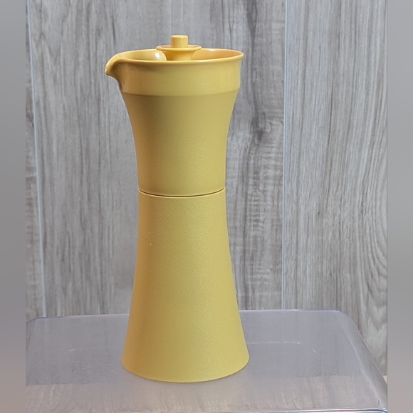 Tupperware | Kitchen | Tupperware Salad Dressing Cruet Container ...